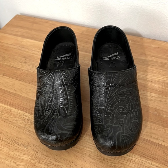 Dansko | Shoes | Dansko Black Antique Tooled Leather Professional Clogs ...